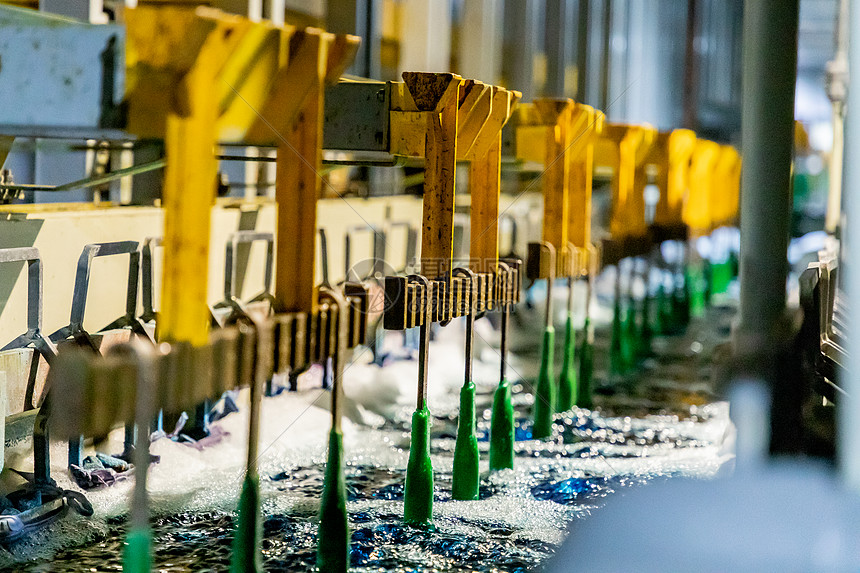 Comparison Between Barrel Plating and Rack Plating